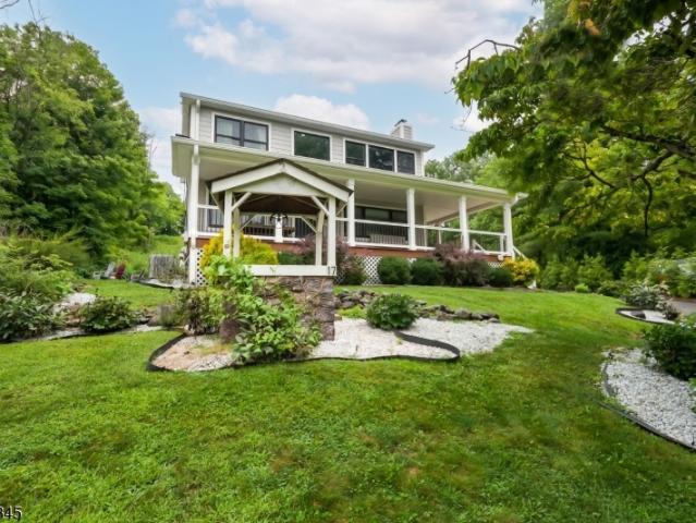 17 Rockaway Valley Rd