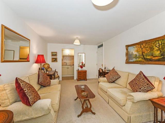 17, Rose Court, St Cyriacs