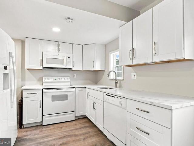 17 Rosemont Avenue