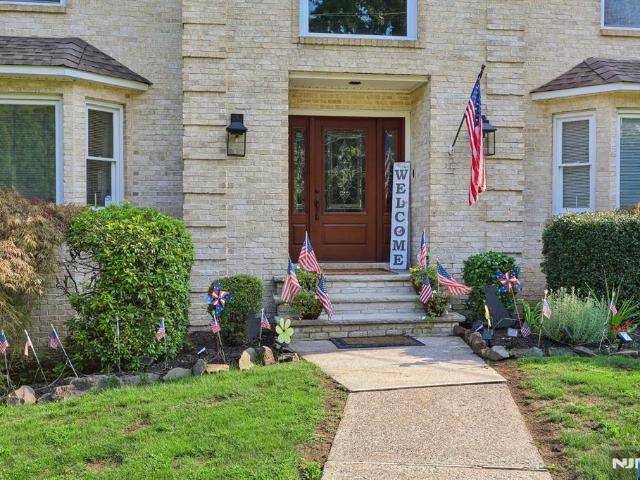17 Rosenbrook Drive