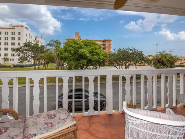 17 S Lakeside Dr #5 Lake Worth, FL 33460