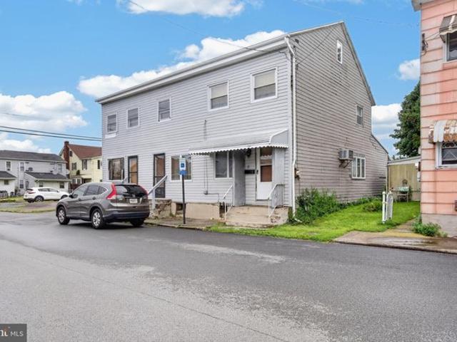 17 S Logan St, McAdoo, PA 18237
