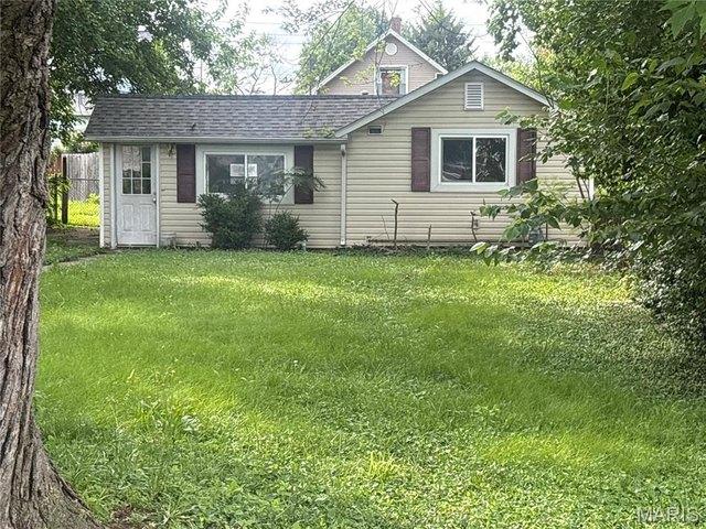 17 S 51st St, Belleville, IL 62226