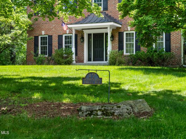 17 Schuyler Hills Road