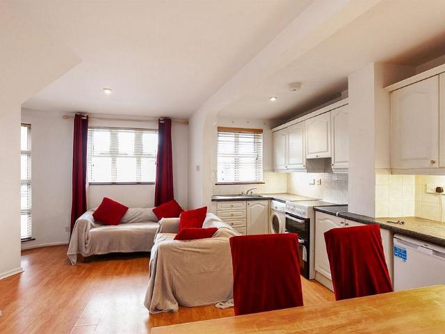 17 Sandringham Street, Belfast BT9 7DR