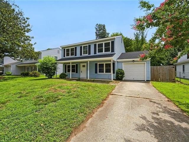 17 Sandy Lake Dr, Hampton, VA 23666