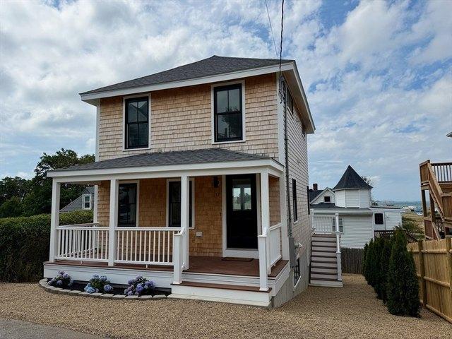 17 Sagamore Ter, Hull, MA 02045