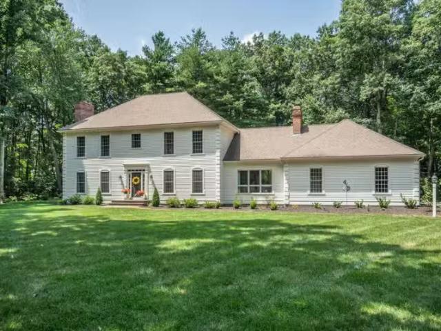 17 SALISBURY WAY, FARMINGTON, CT 06032 Single Family Residence.