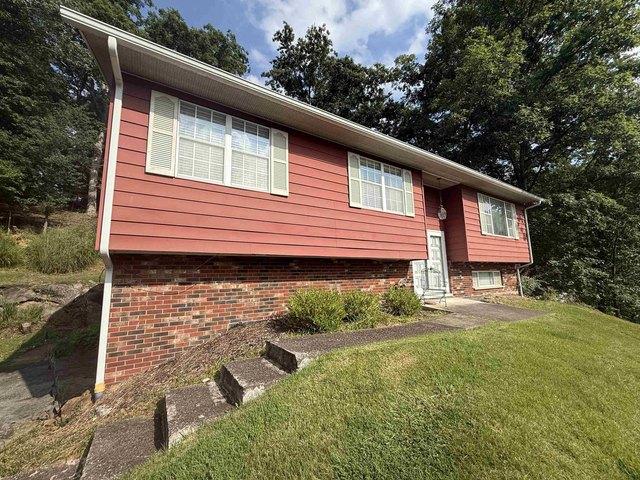 17 Sauk Ct, Huntington, WV 25705