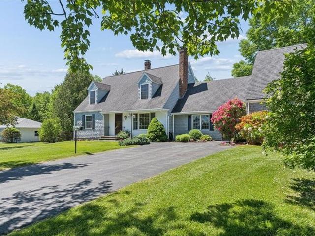 17 Savage Rd, Searsport, ME 04974