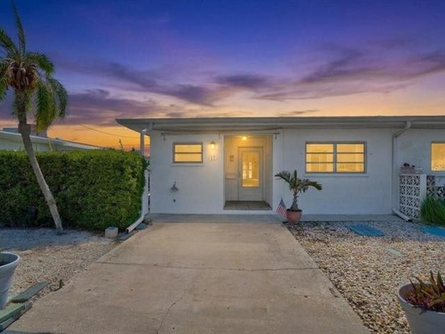 17 Seaside Ct, Holmes Beach, FL 34217