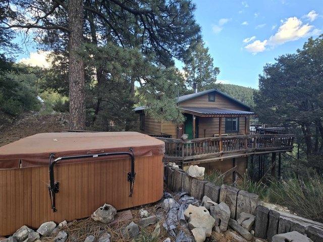 17 Skyline Trl, High Rolls Mountain Park, NM 88325