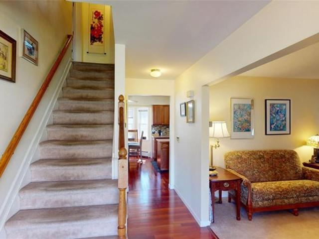 17 Shaker Ct, New Windsor, NY 12553
