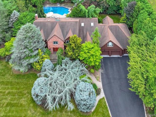 17 Snowdrop Dr, New City, NY 10956
