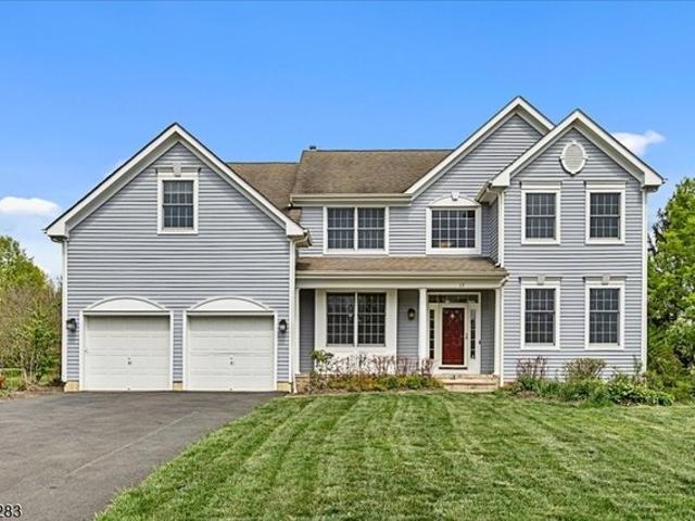 17 Spyglass Rd, Montgomery Twp, NJ 08558