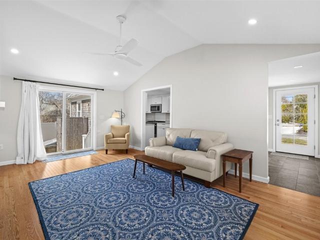 17 Swallow St
