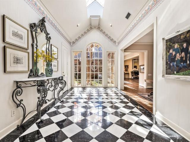 17 Stonecourt Cir, Dallas, TX 75225 | MLS #21158
