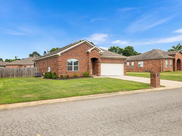 17 Stonehenge Drive