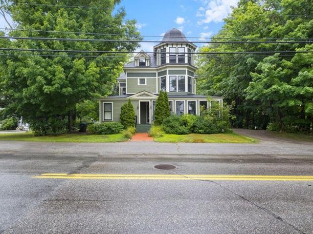 17 Storer St Apt 3, Kennebunk, ME 04043