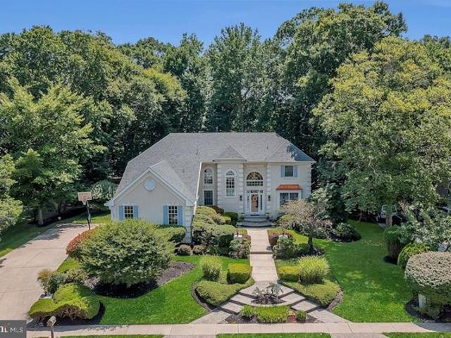 17 Stanwyck Rd, Mount Laurel, NJ 08054
