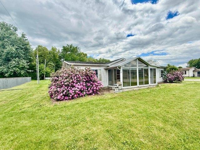 17 Stevy Ln, Frazeysburg, OH 43822