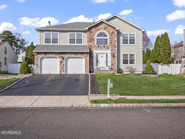 17 Sun Hollow Rd, Howell, NJ 07731