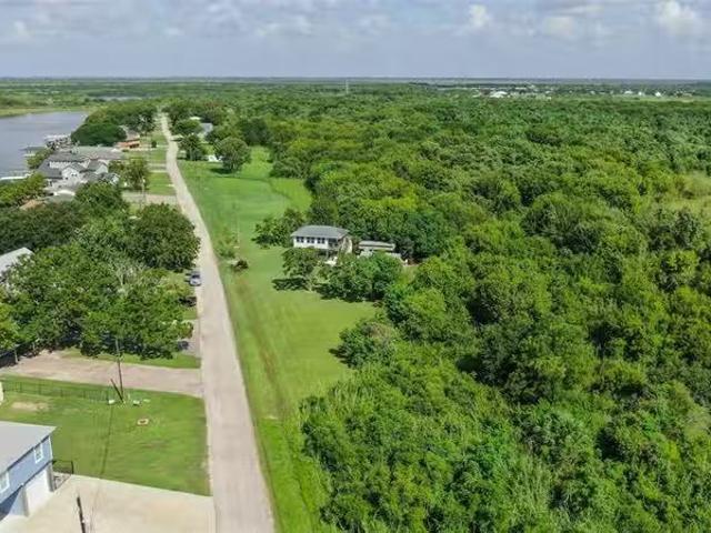 17A County Road 257, Matagorda, TX 77457