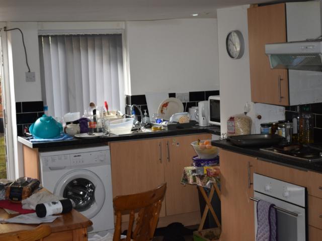 17A ESTCOURT Flat available from June 2025