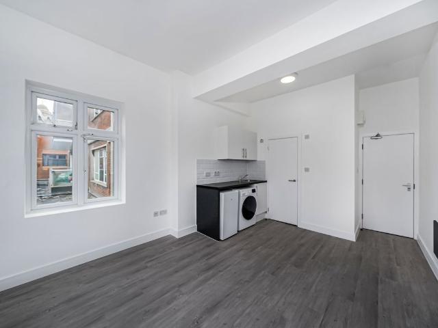 17A High Street, Southend On Sea SS1, Studio to rent, £850 pcm | PrimeLocation