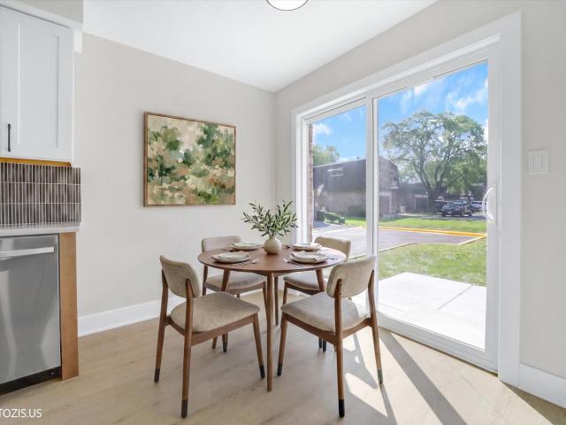 17W747 Standish Lane