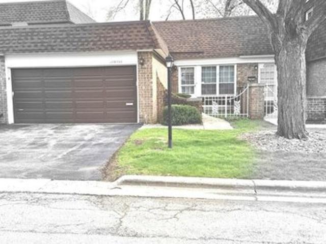 17W755 Standish Ln, Villa Park, IL 60181