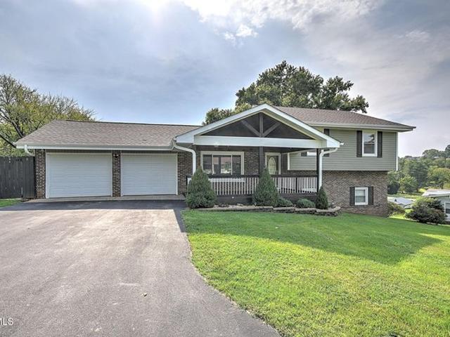 1404 Meadow Ln, Mount Carmel, TN 37645