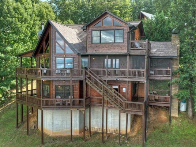 1404 Mountain High Drive