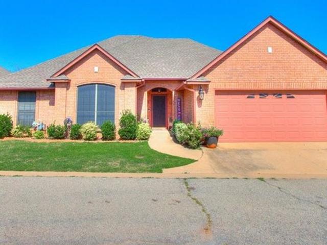1404 N Canyon Way, Guthrie, OK 73044