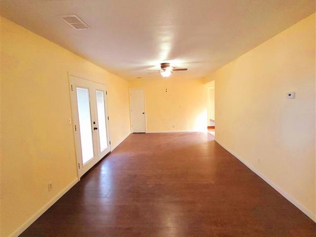 1404 N Lee