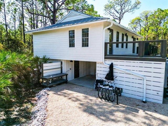 1404 Bayberry Ln, Saint George Island, FL 32328