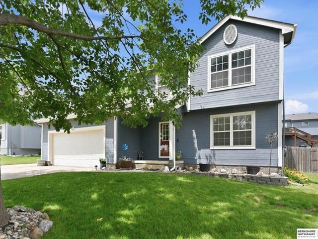 1404 Durham Dr, Papillion, NE 68133