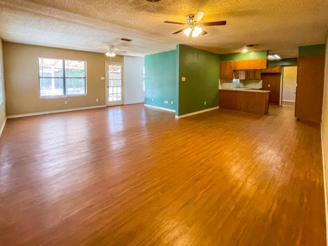 1404 E Inez St