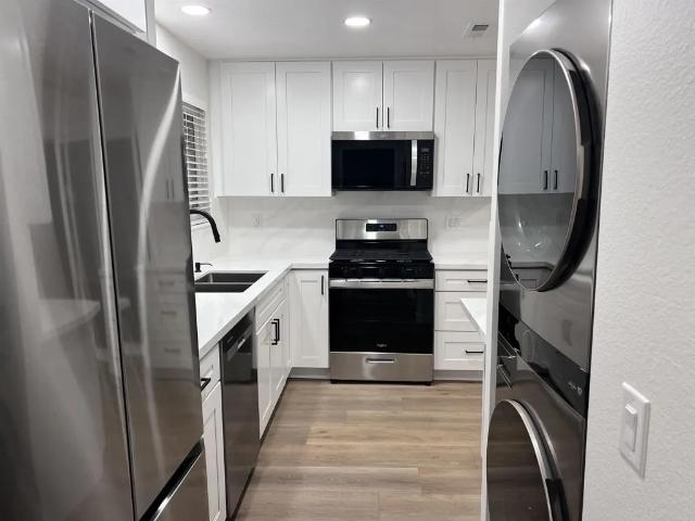 1404 Highridge