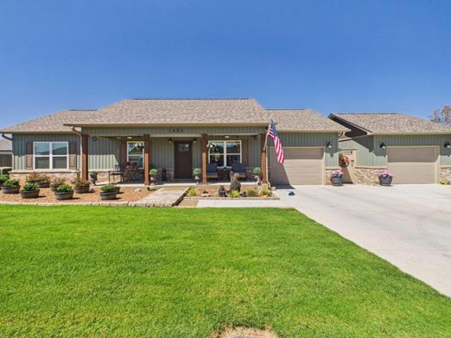 1404 Hobbs Ct, Mountain Home, AR 72653