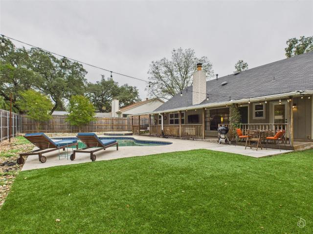 1404 Lance Way