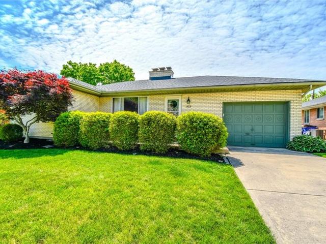 1404 Pinecrest Dr, Dayton, OH 45414