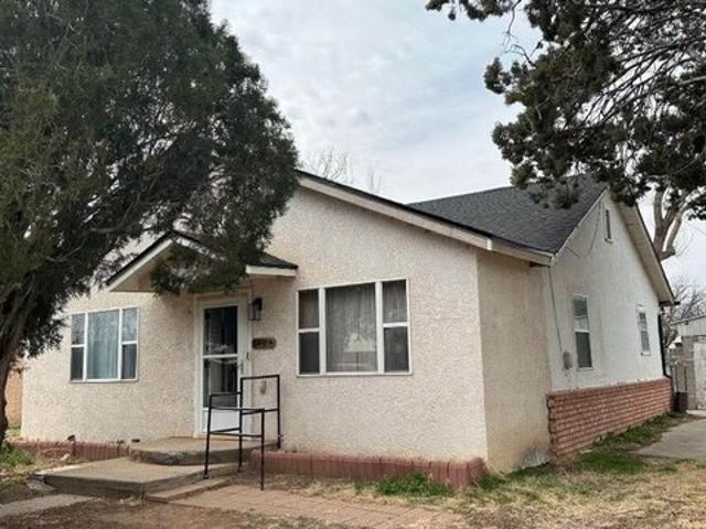 1404 S Avenue B, Portales, NM 88130