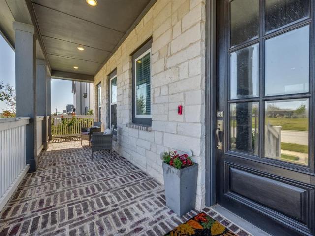 1404 S Pecan Parkway