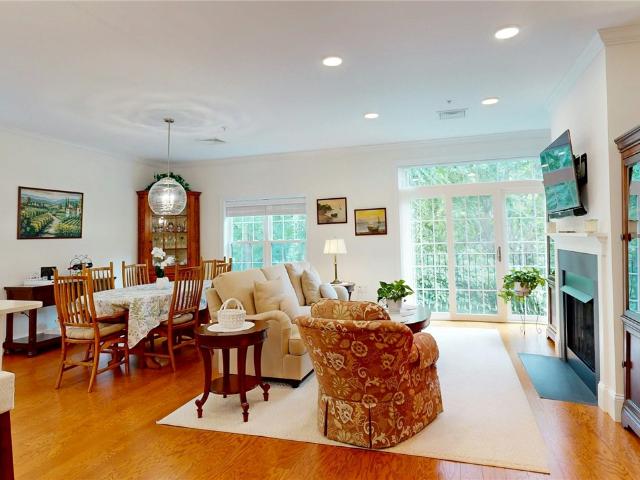 1404 South County Trail 203