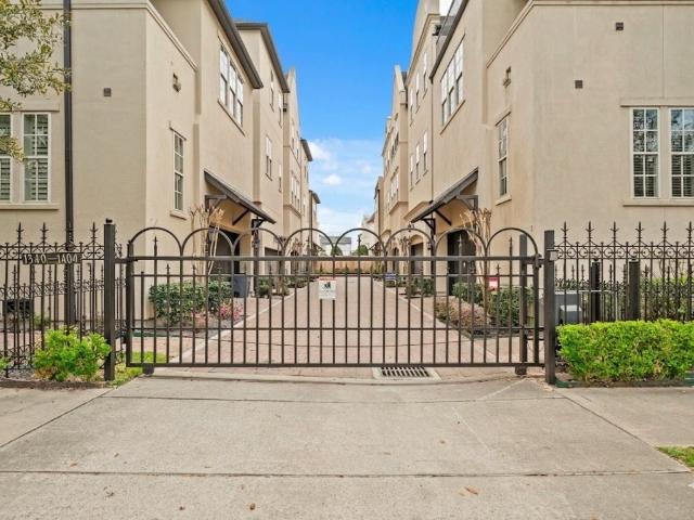 1404 W 25th Street