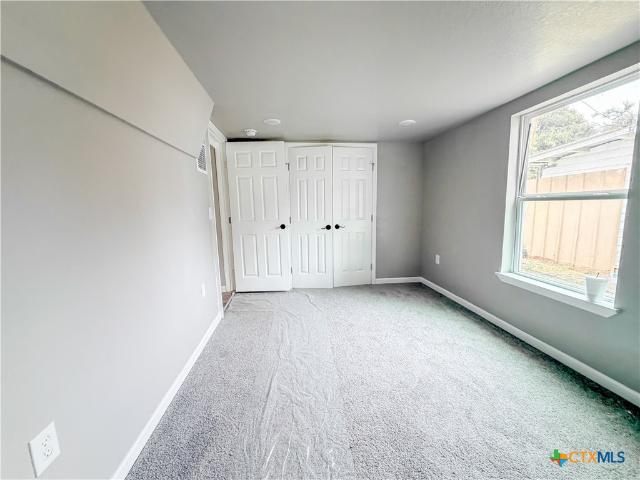 1404 W Ave E A