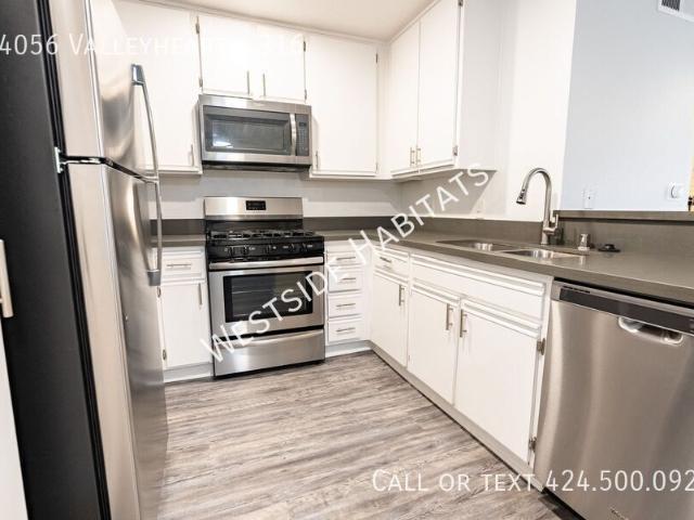 14056 Valleyheart Gorgeous, fully renovated building located in Sherman Oaks