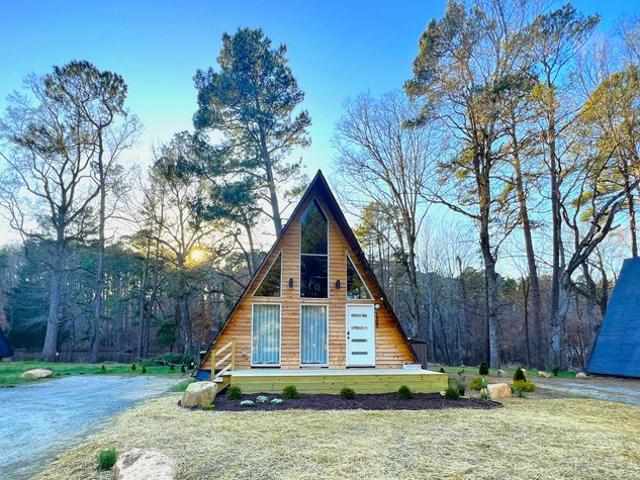 1405 Manns Chapel Rd, Pittsboro, NC 27312
