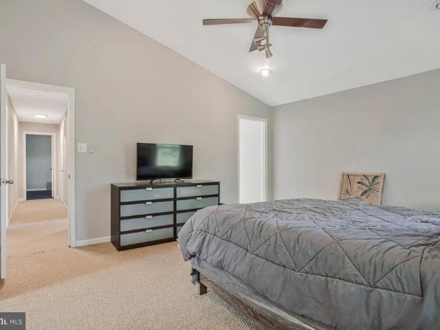 1405 Meadowlake Ct
